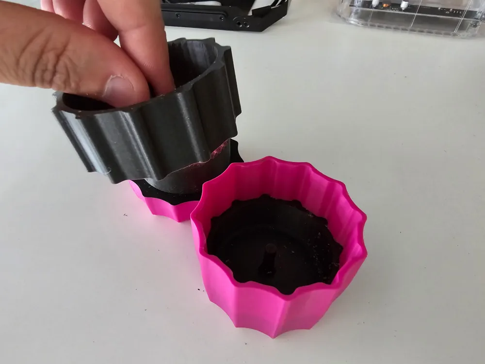 Herb Grinder V1 *NEW VERSION LINK IN DESCRIPTION* by KurtGuy MakerWorld ...