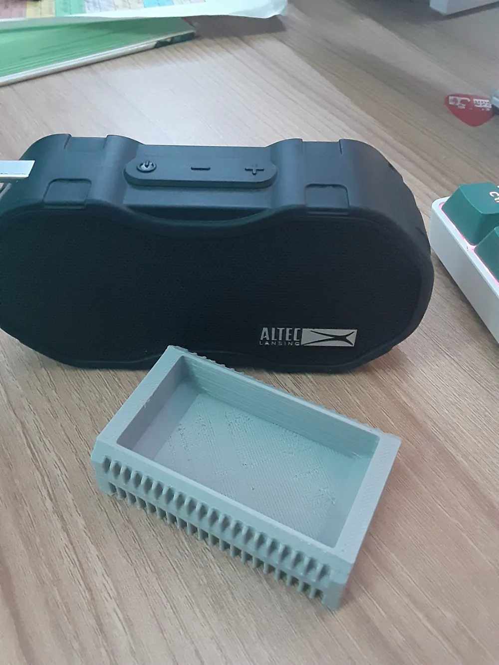 Altec Lansing speaker stand by MYLES GREEN - MakerWorld