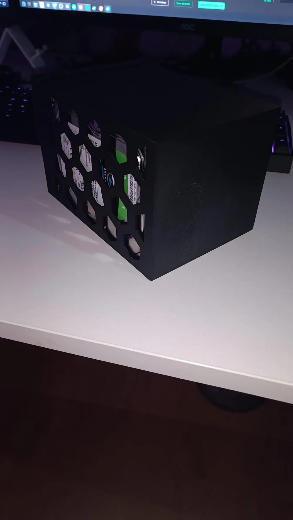 Supermicro 3.5" Hot-Swap-Cage-Holder - Free 3D Print Model - MakerWorld