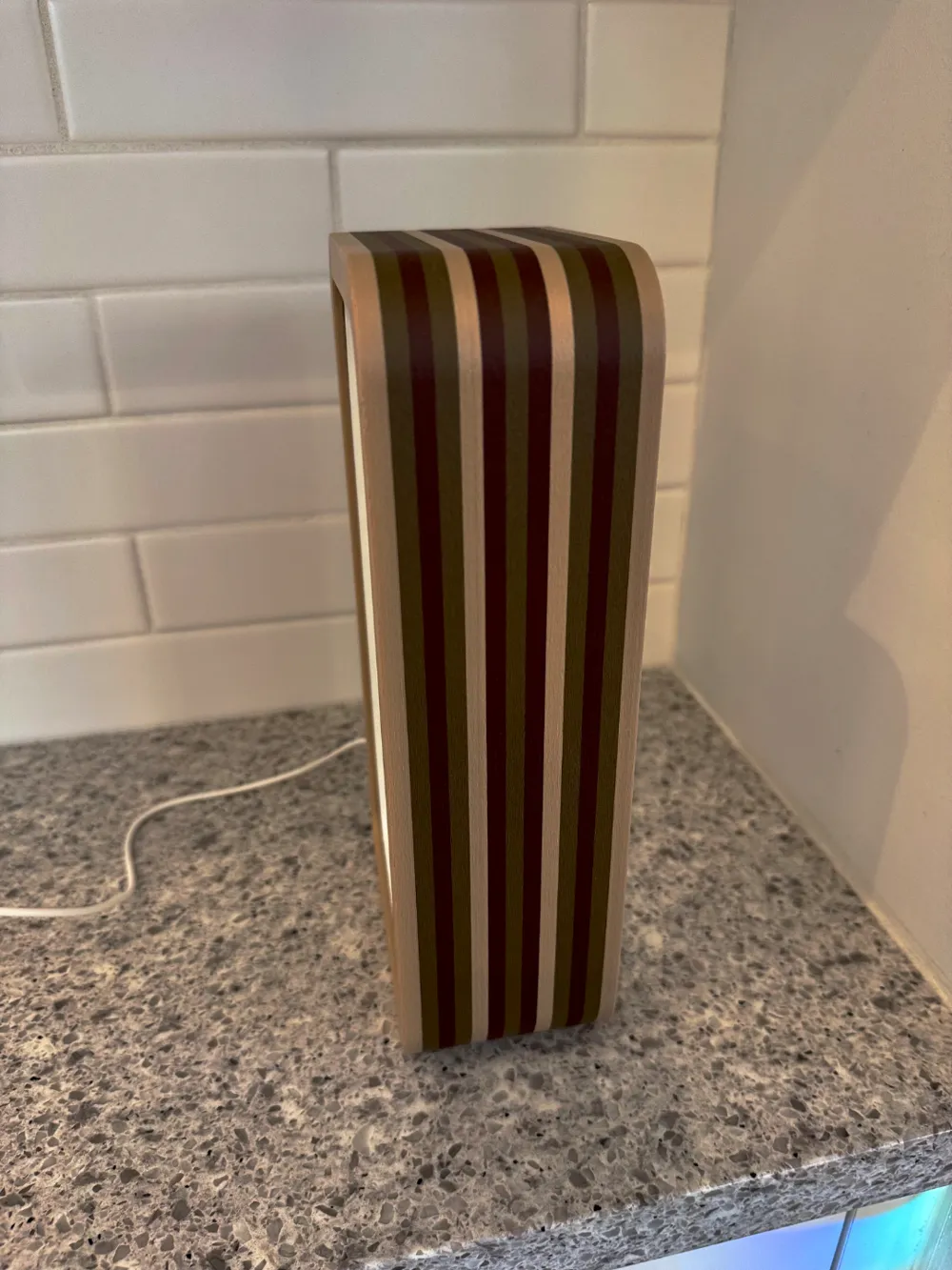 Contour Lamp by Jerald MakerWorld: Download Free 3D Models