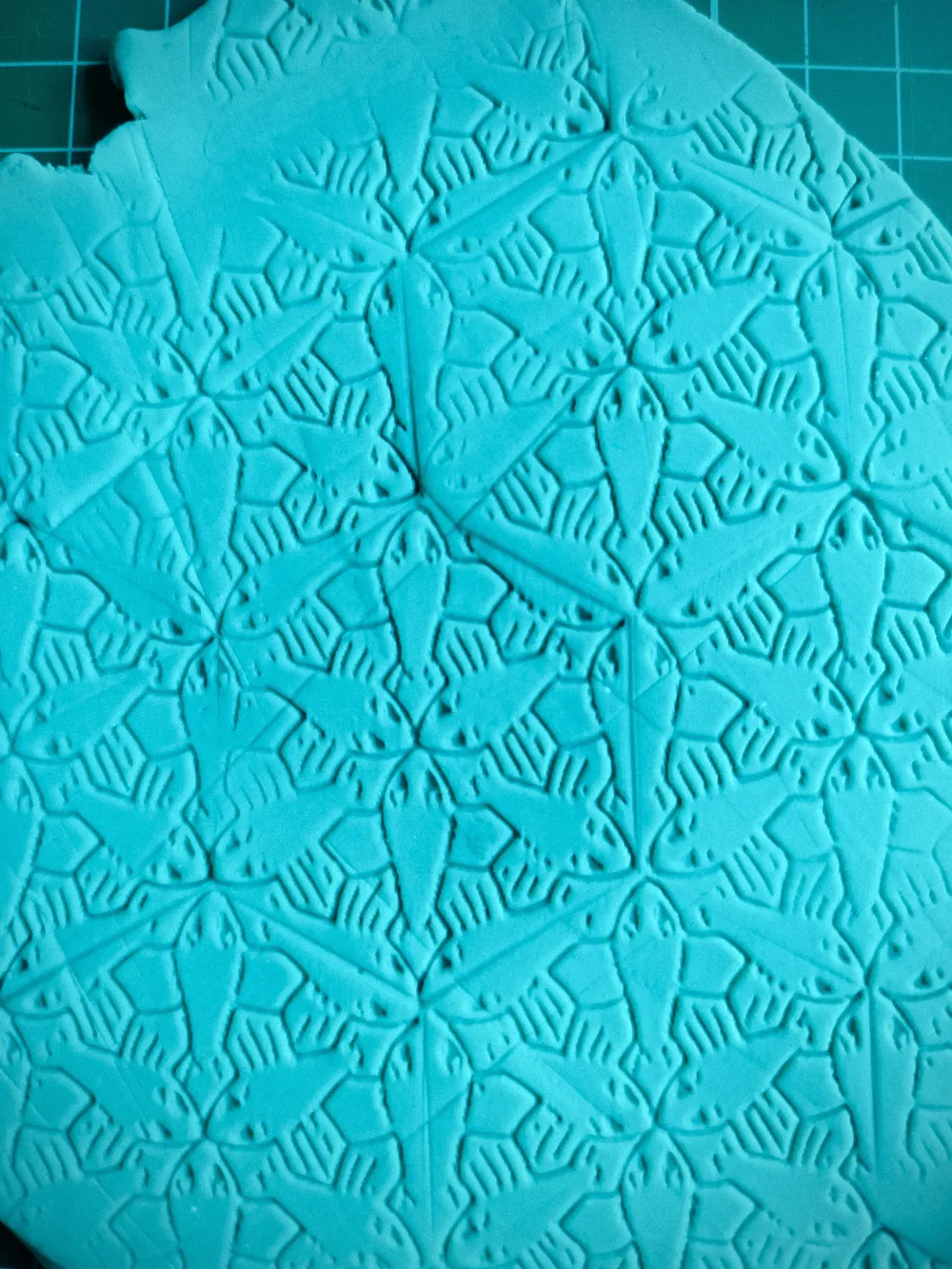 M. C. Escher Tesselating Fish Stamp by AP3X Design - MakerWorld