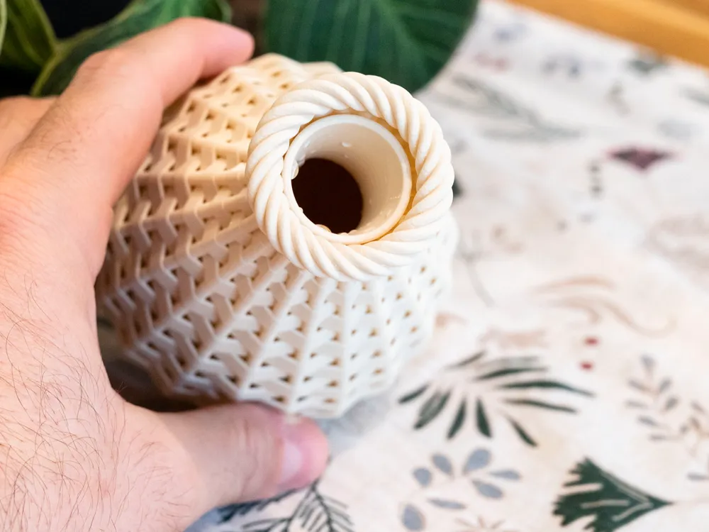 Woven Vase Water Tight - Free 3D Print Model - MakerWorld