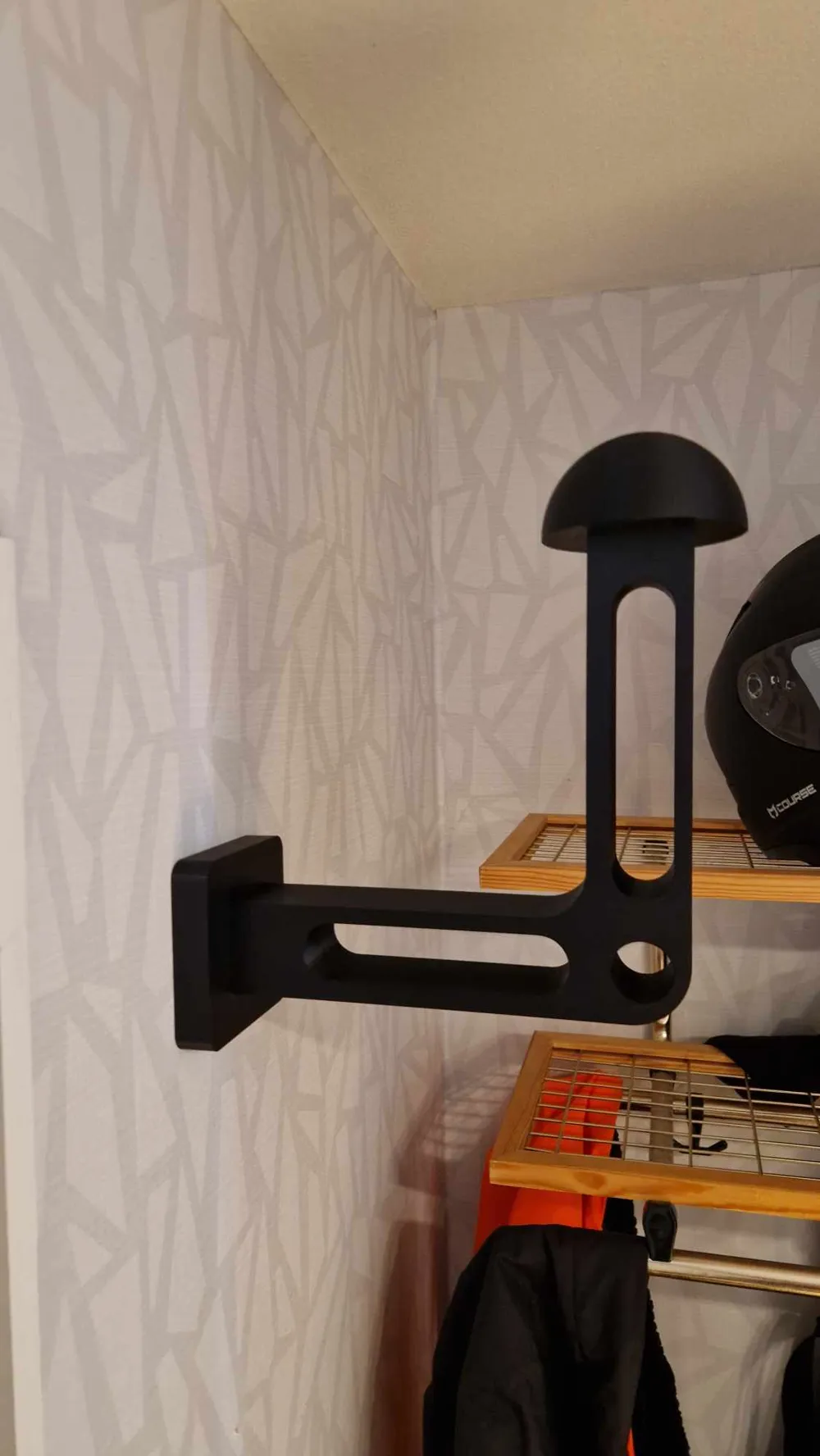 Helmet Wall Mount – MC, Bike & Fire Helmets - Free 3D Print Model ...