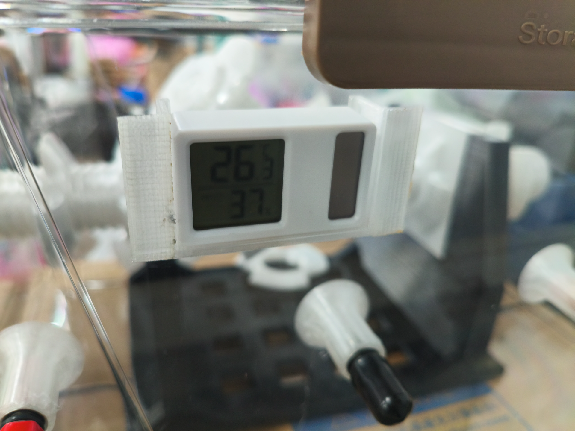 Mini Solar Thermometer Hygrometer 5 * 3 * 1.6cm Screw-Free Adhesive ...