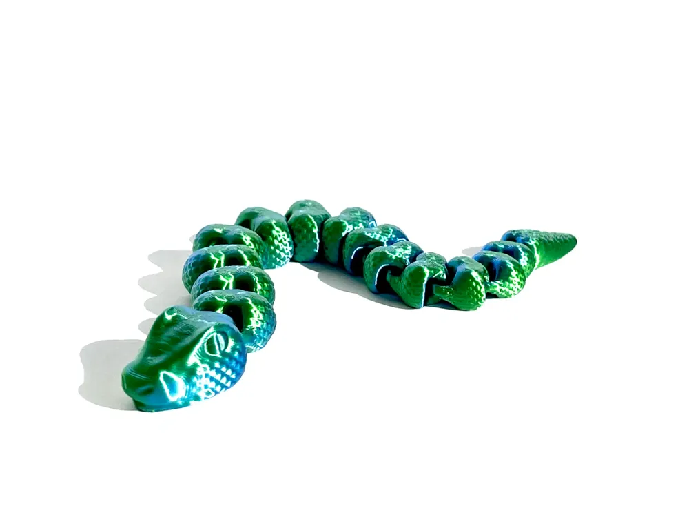 Articulated Baby-Snek (20cm) - Free 3D Print Model - MakerWorld