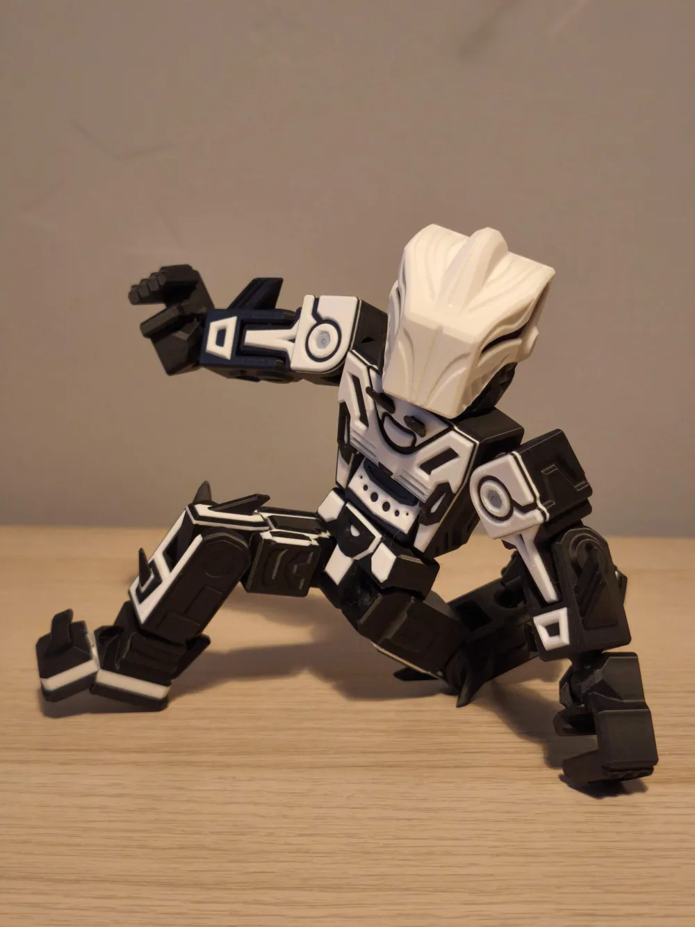 BlockBot S01 - Big, Pointy & Full Articulated by Spennolio MakerWorld: Download Free 3D Models