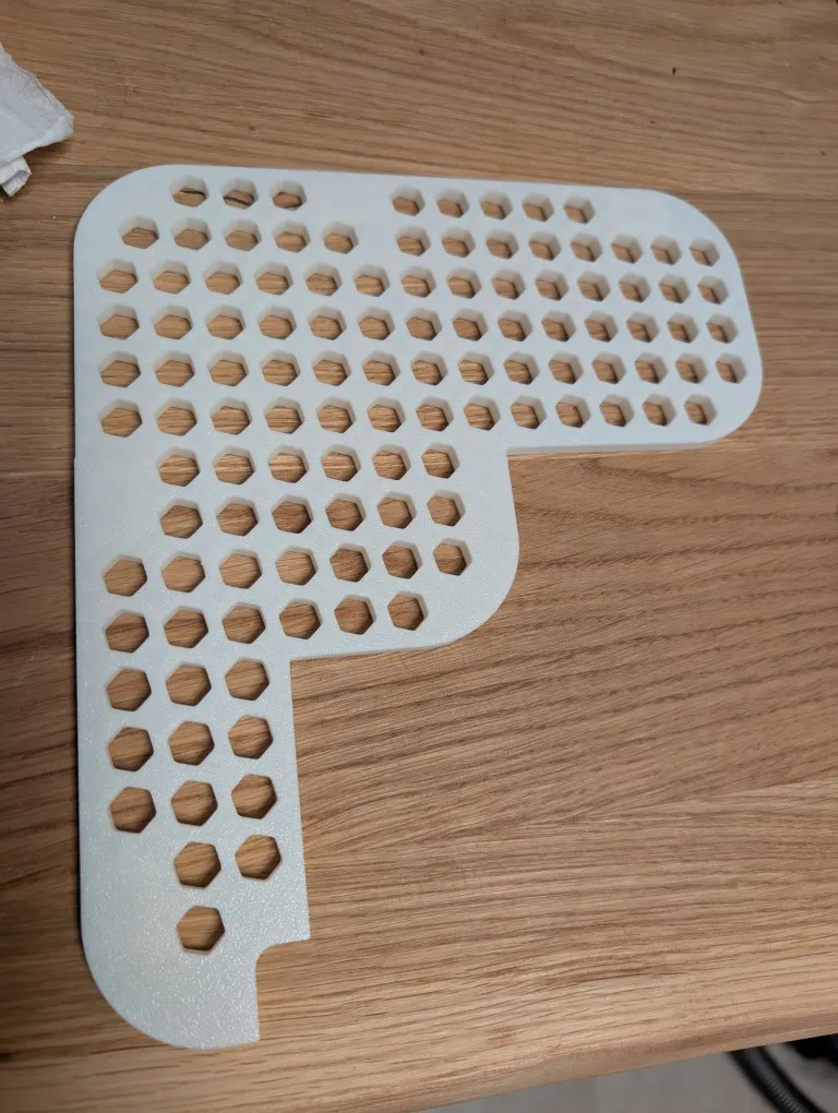 Stable Corner Plate w. waffle structure for weight by Matze - MakerWorld