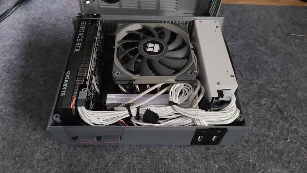 NES SFF CASE by Komorida MakerWorld: Download Free 3D Models