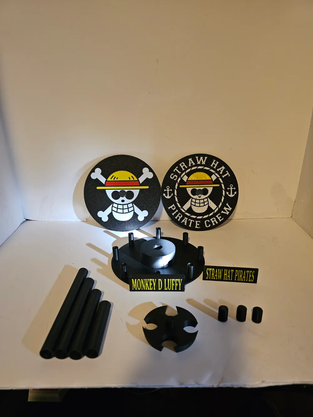 Luffy Hat Stand w/changeable Face Plates by bbush362 - MakerWorld