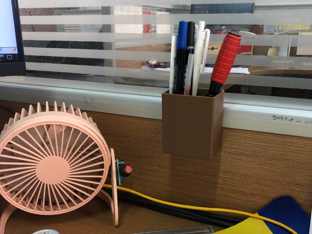 Desk Hanging Pen Holder (Double Barrel) by user_4127325161 MakerWorld ...