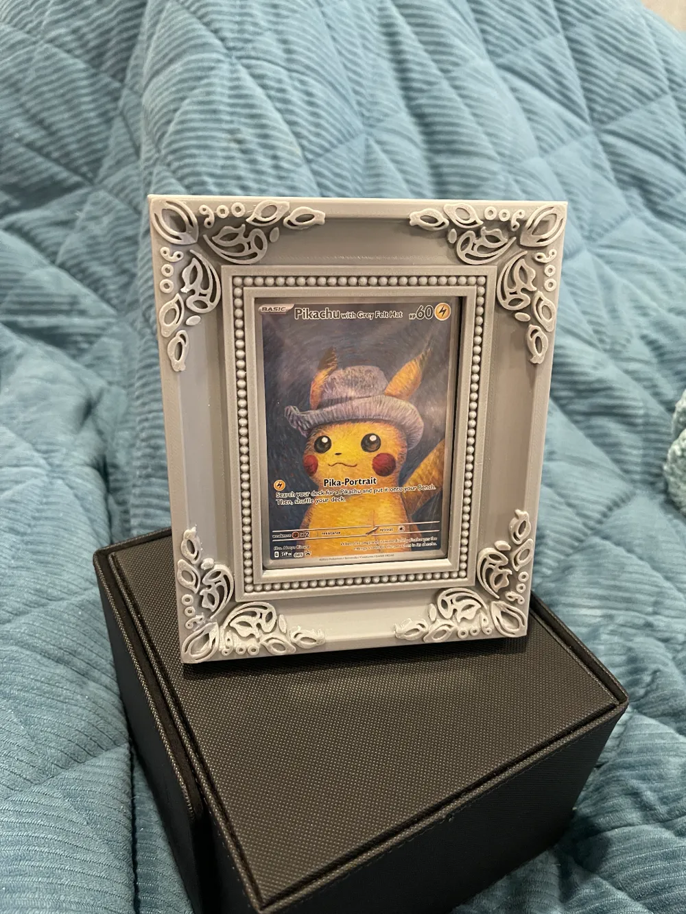 Ornate 35pt Trading Card One Touch Frame - Free 3D Print Model - MakerWorld