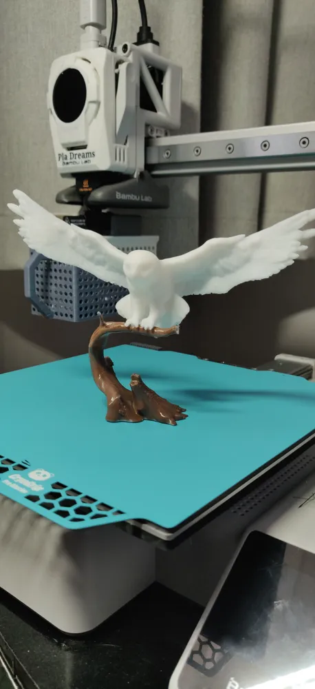 Hedwig owl on a tree trunk - Free 3D Print Model - MakerWorld