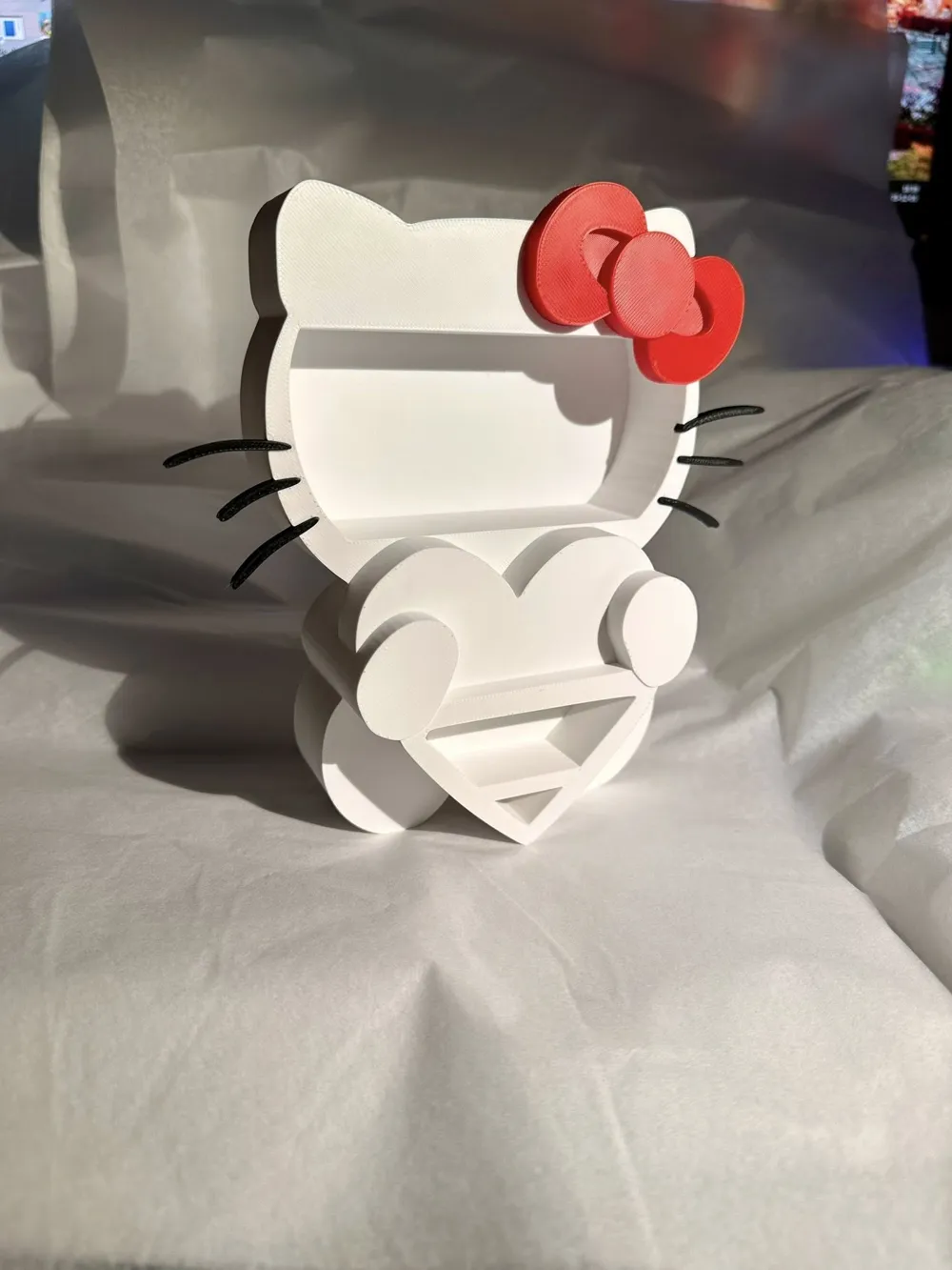 Hello Kitty heart shelf - Free 3D Print Model - MakerWorld