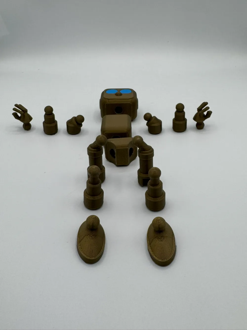 Articulated Fidget Robot with Display Stand by WispHollow - MakerWorld