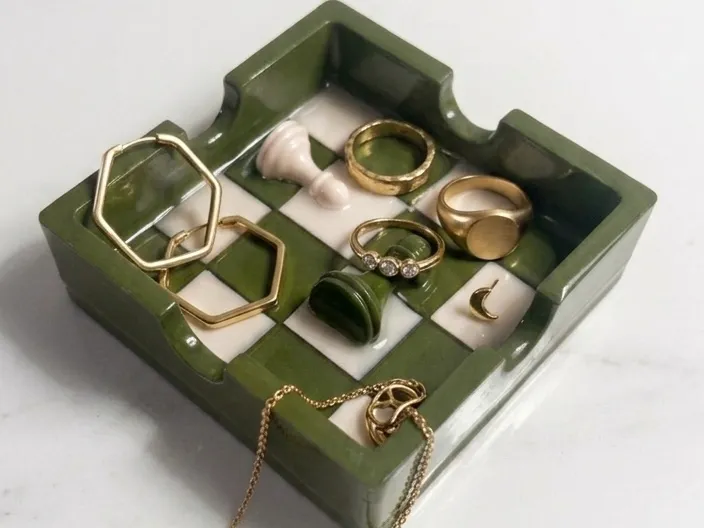 Chessboard Jewelry Dish - Free 3D Print Model - MakerWorld