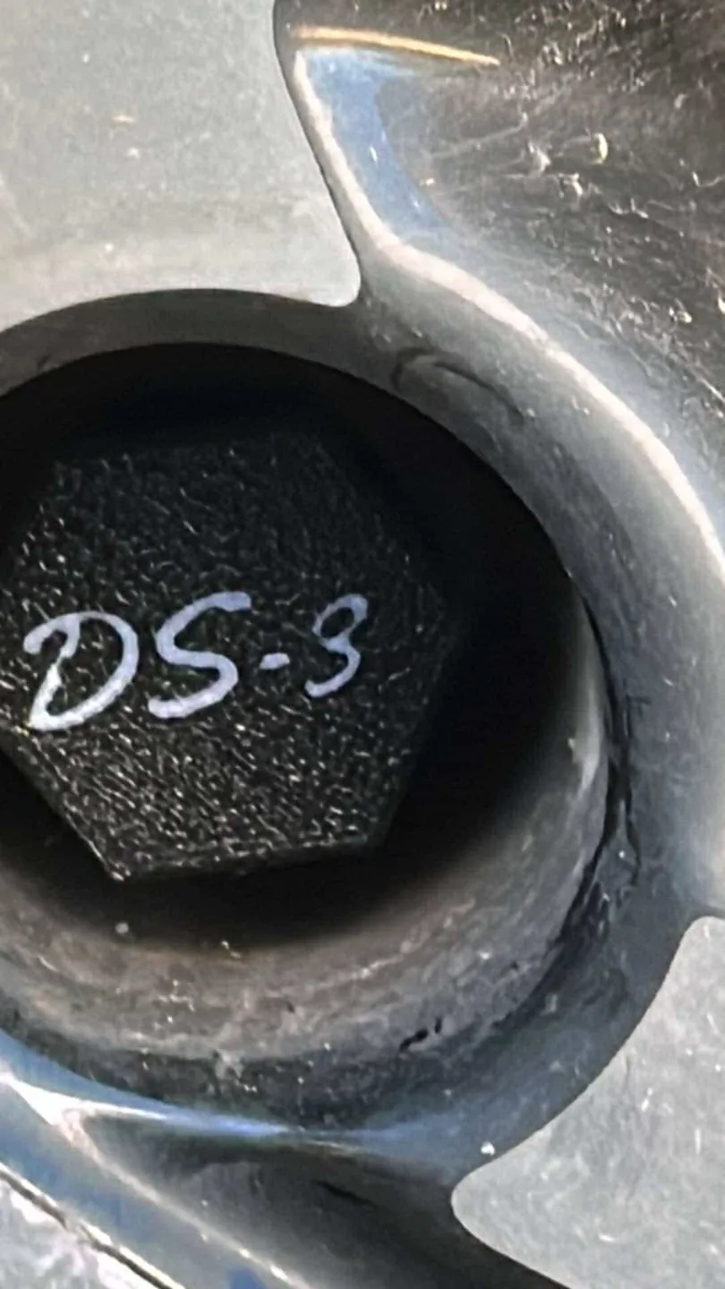 Wheel Bolt Caps DS-3 by Entreprisetbc - MakerWorld