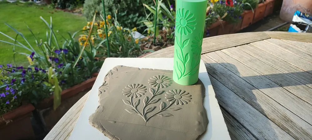 Rodillo de Textura - Tres Margaritas por TheBreadman MakerWorld: Descarga Modelos 3D Gratuitos