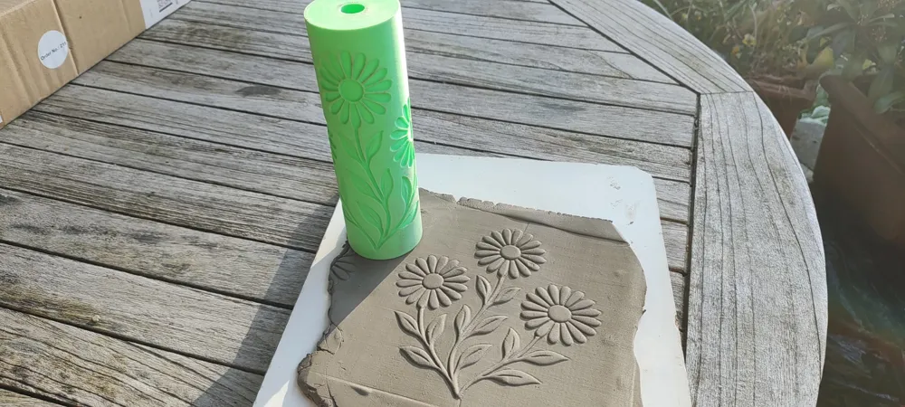 Rodillo de Textura - Tres Margaritas por TheBreadman MakerWorld: Descarga Modelos 3D Gratuitos