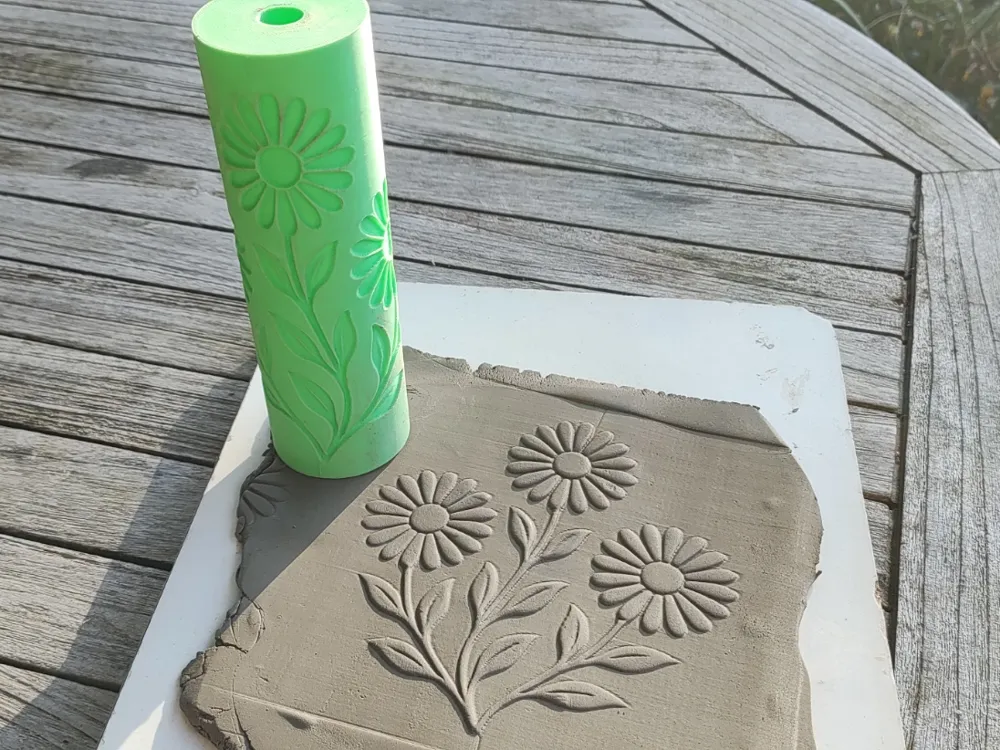 Rodillo de Textura - Tres Margaritas por TheBreadman MakerWorld: Descarga Modelos 3D Gratuitos