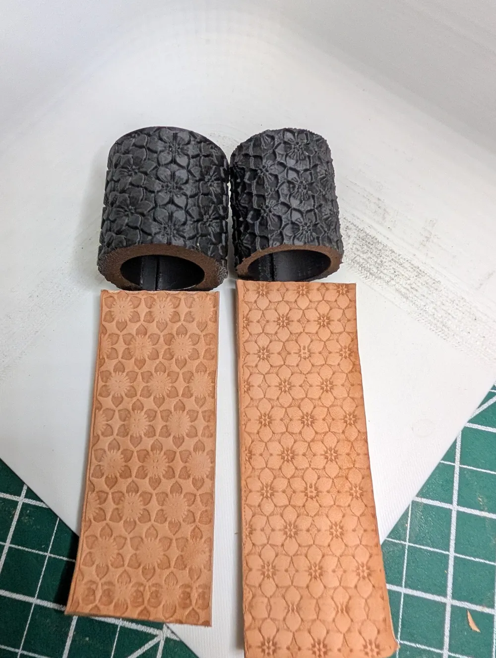 Flower Leather Roller - Free 3D Print Model - MakerWorld
