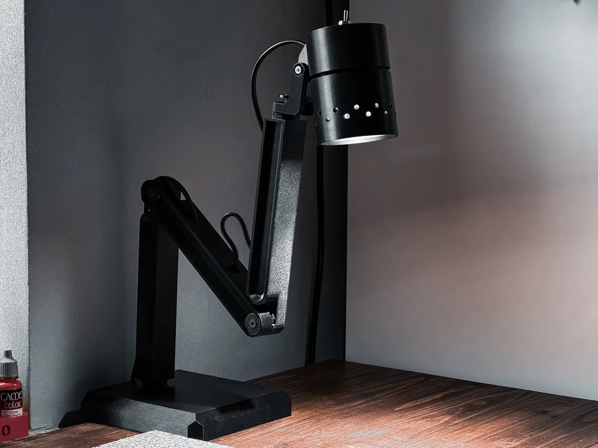 One-handed Desk Lamp by DerHoffi MakerWorld: Download Free 3D Models