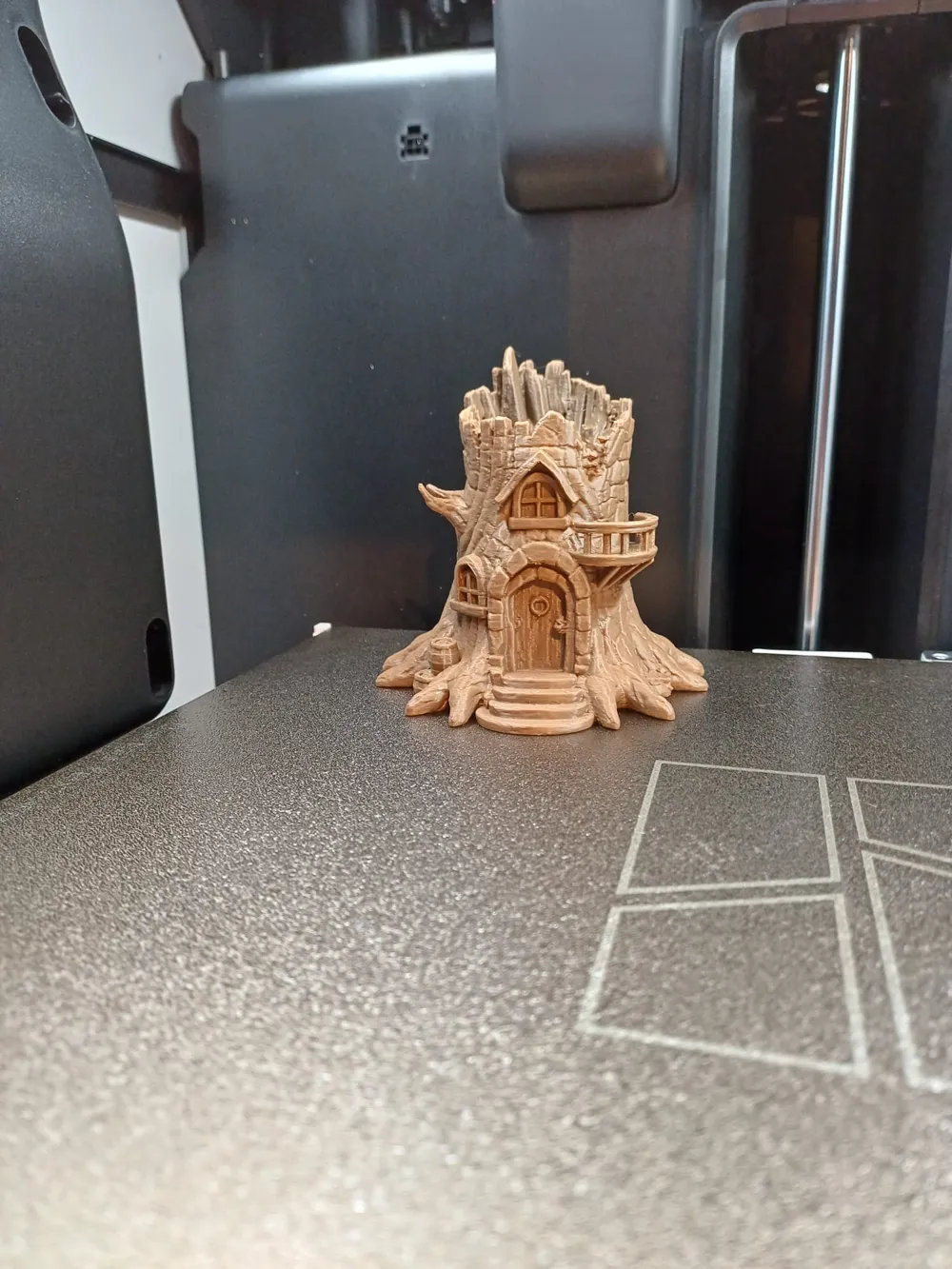 Fantasy Tree Stump House - Free 3D Print Model - MakerWorld