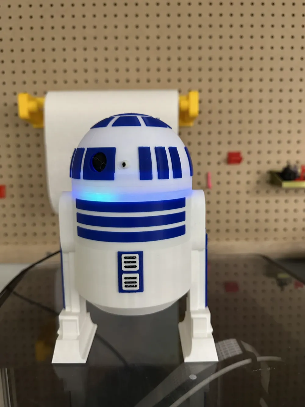 Soporte R2-D2 para Echo Dot Glow por @Tomorrows_Eng - MakerWorld