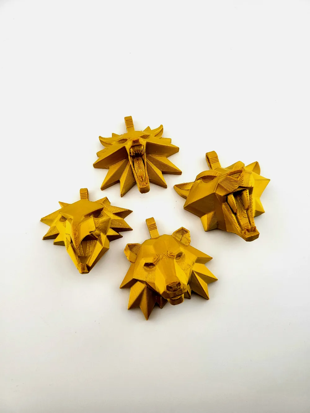 Witcher grifone Medallion by Mad_power - MakerWorld