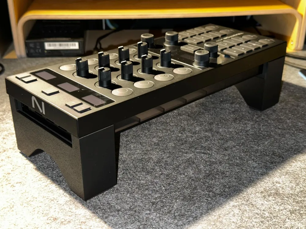 RISER for Native Instruments TRAKTOR X1 MK3 von 3D Druck Junkie ...