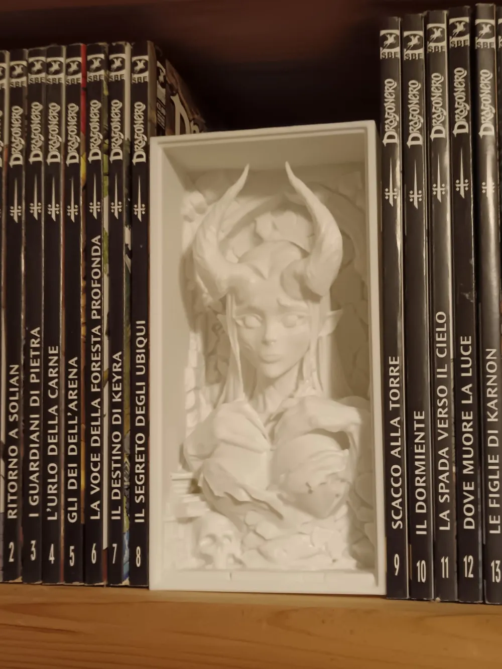 Demon Lady Book Nook - Free 3D Print Model - MakerWorld