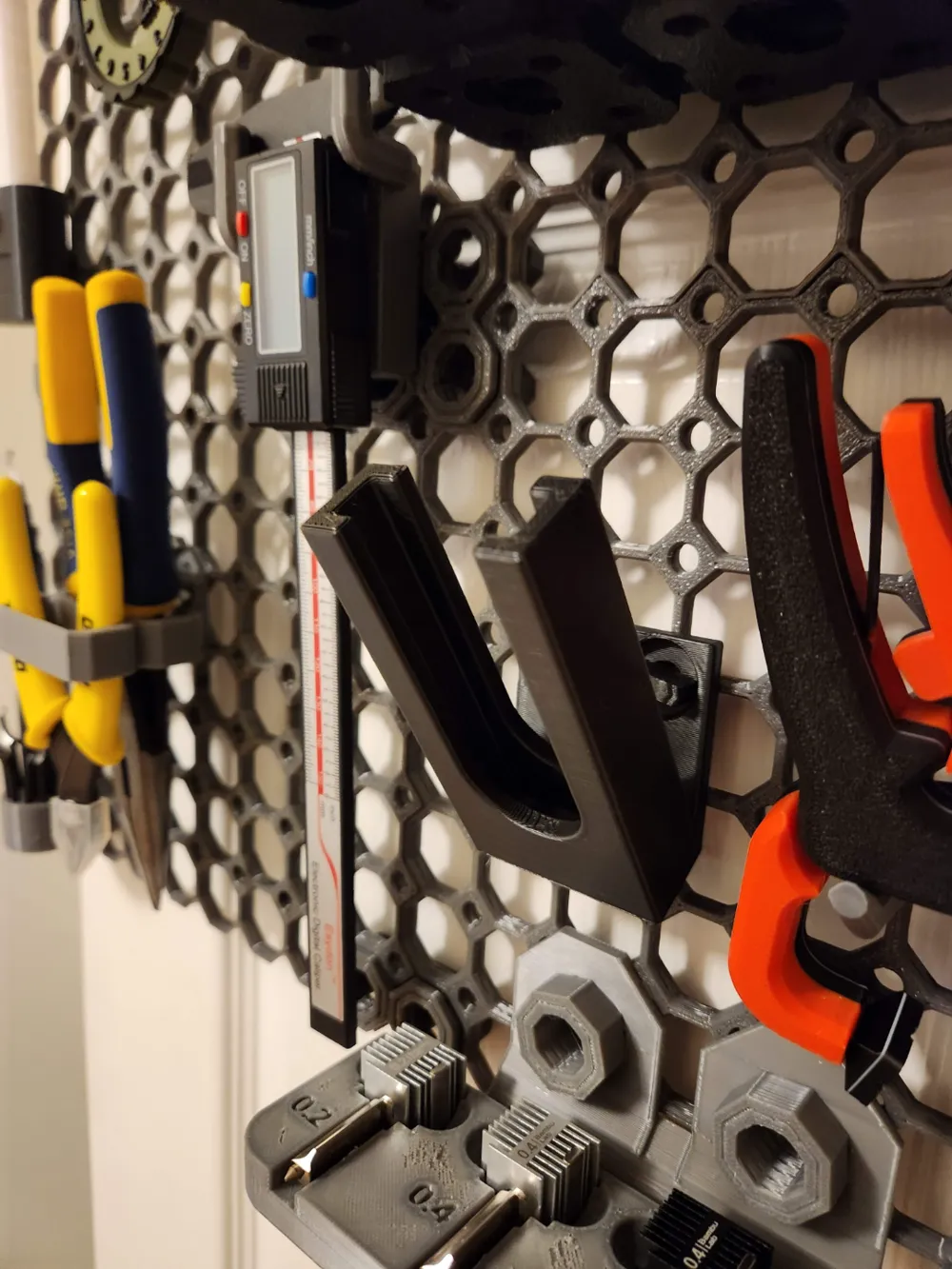 Utility Knife Multiboard Angled Mount by BrushedAluminum - MakerWorld