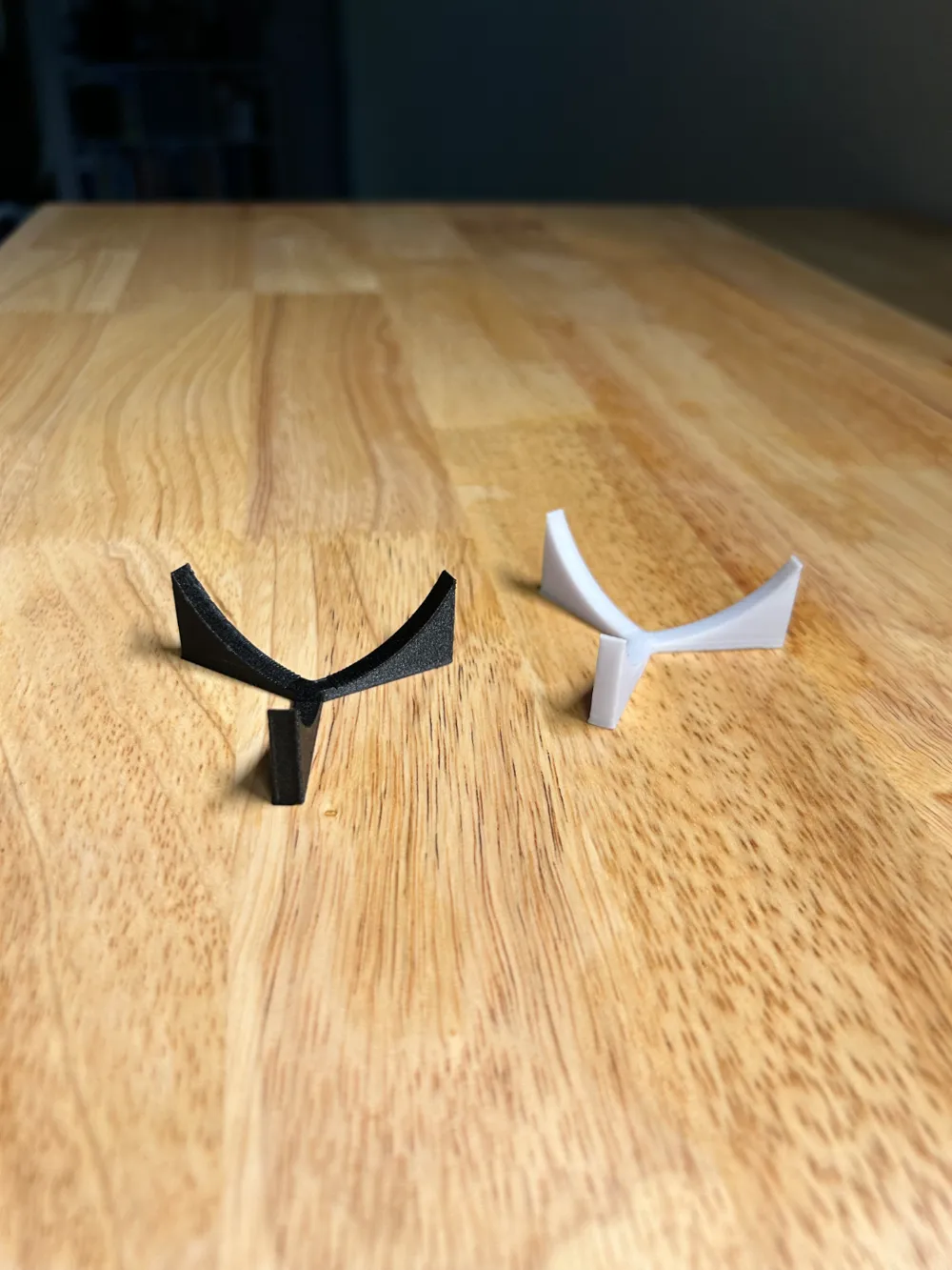 Baseball Desk Holder by Matthew Carlsen - MakerWorld