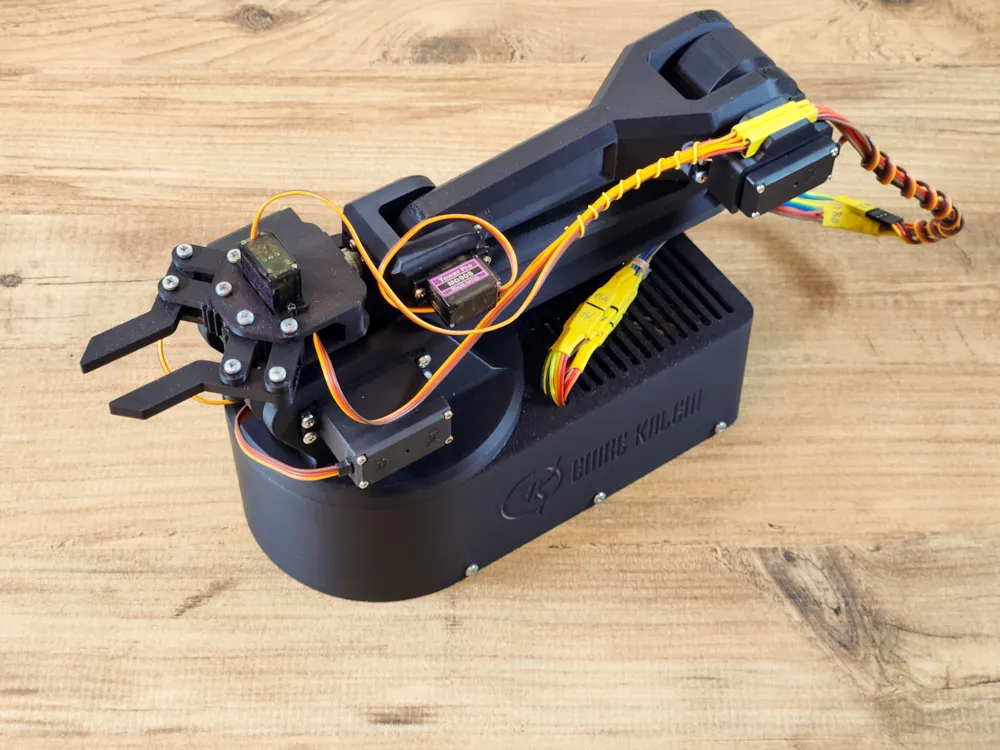 Brazo robótico con servo y Arduino por Emre Kalem MakerWorld: Descarga Modelos 3D Gratuitos