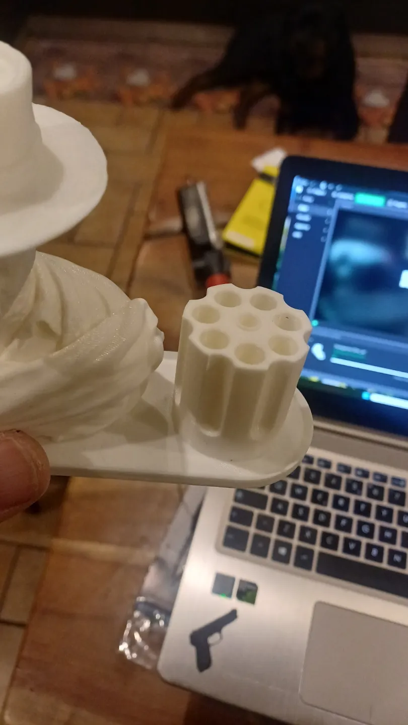 Portapenne Clint Eastwood by AlienLaser - MakerWorld