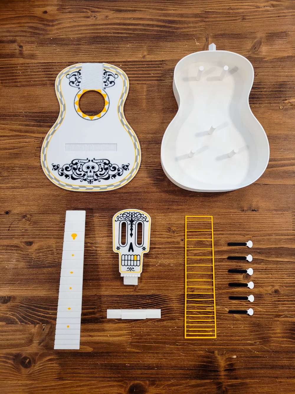 Guitarra Coco Disney Pixar por weah86 MakerWorld: Descarga Modelos 3D Gratuitos