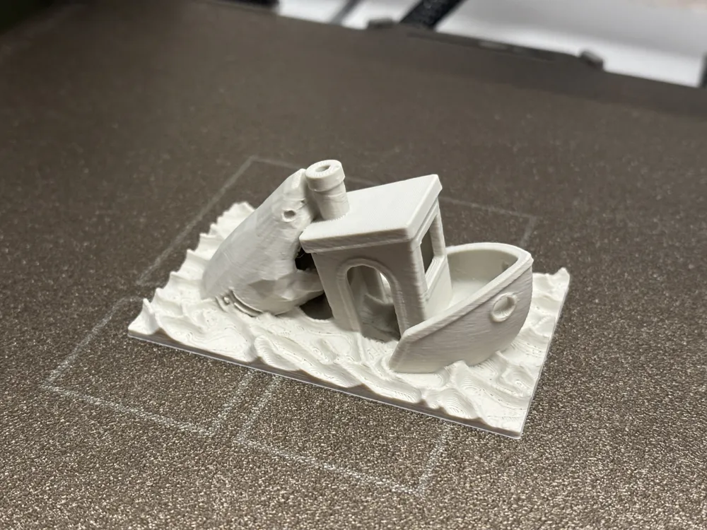 Benchy Shark Attack - NO SUPPORTS! by PaperPlaneLab MakerWorld ...