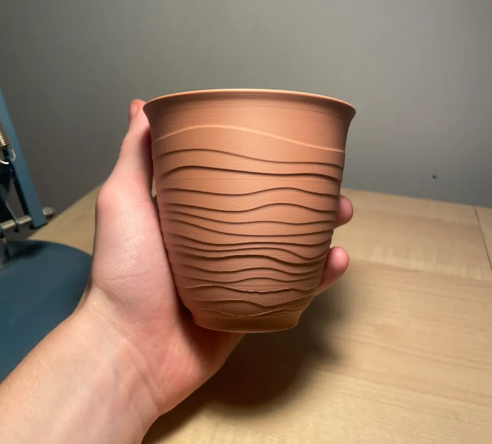 Wavy cup by BarneyP - MakerWorld