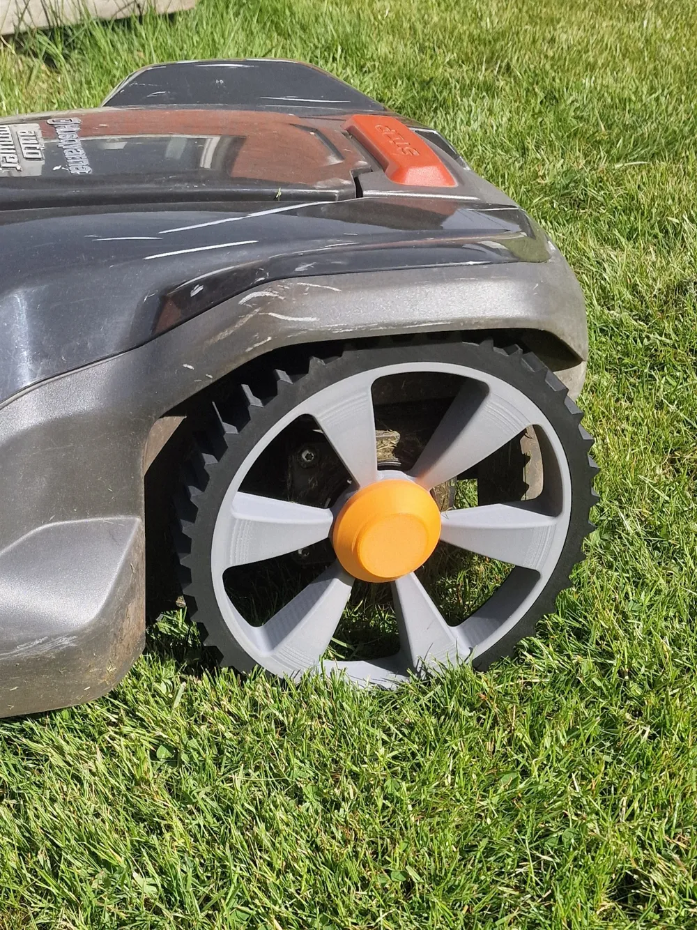 自动割草机轮子 来自 RoLeJo MakerWorld：免费下载 3D 模型