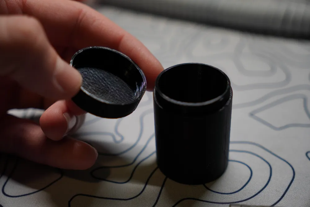 Small Simple Threaded Container Stash Box by BorgoTechSpace MakerWorld ...
