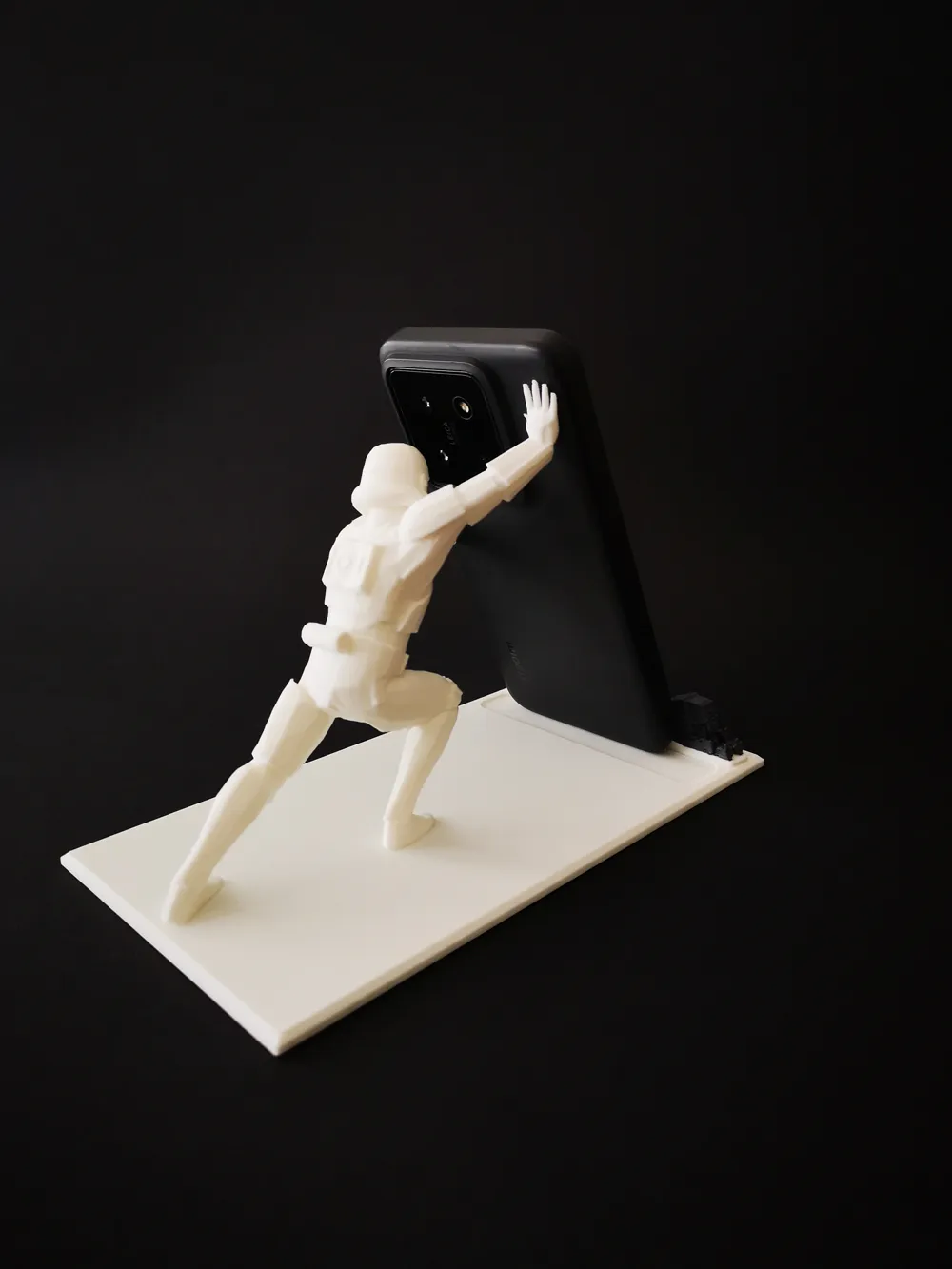Strom Trooper Phoneholder - Free 3D Print Model - MakerWorld