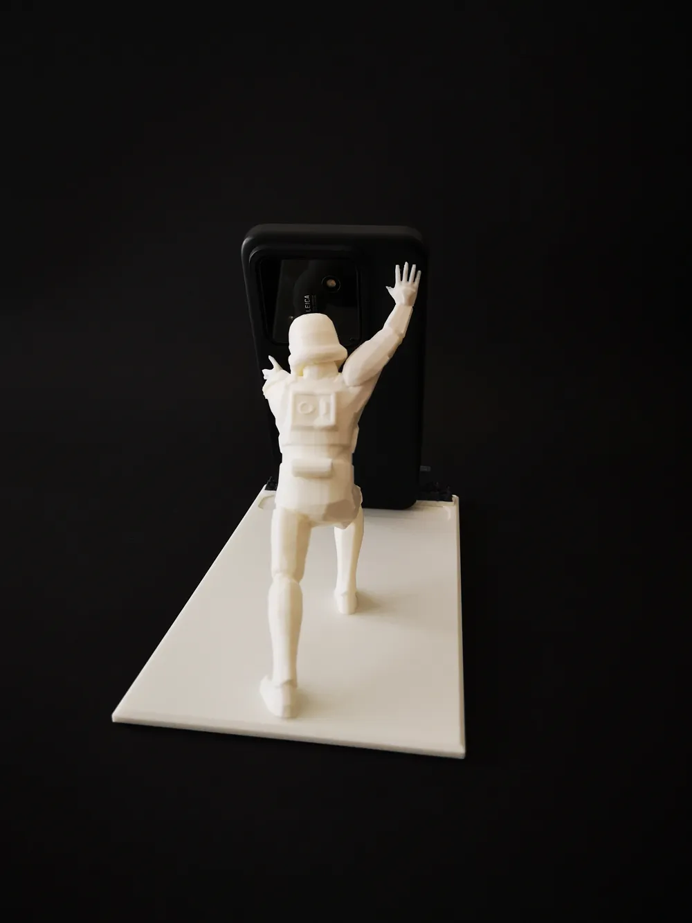 Strom Trooper Phoneholder - Free 3D Print Model - MakerWorld