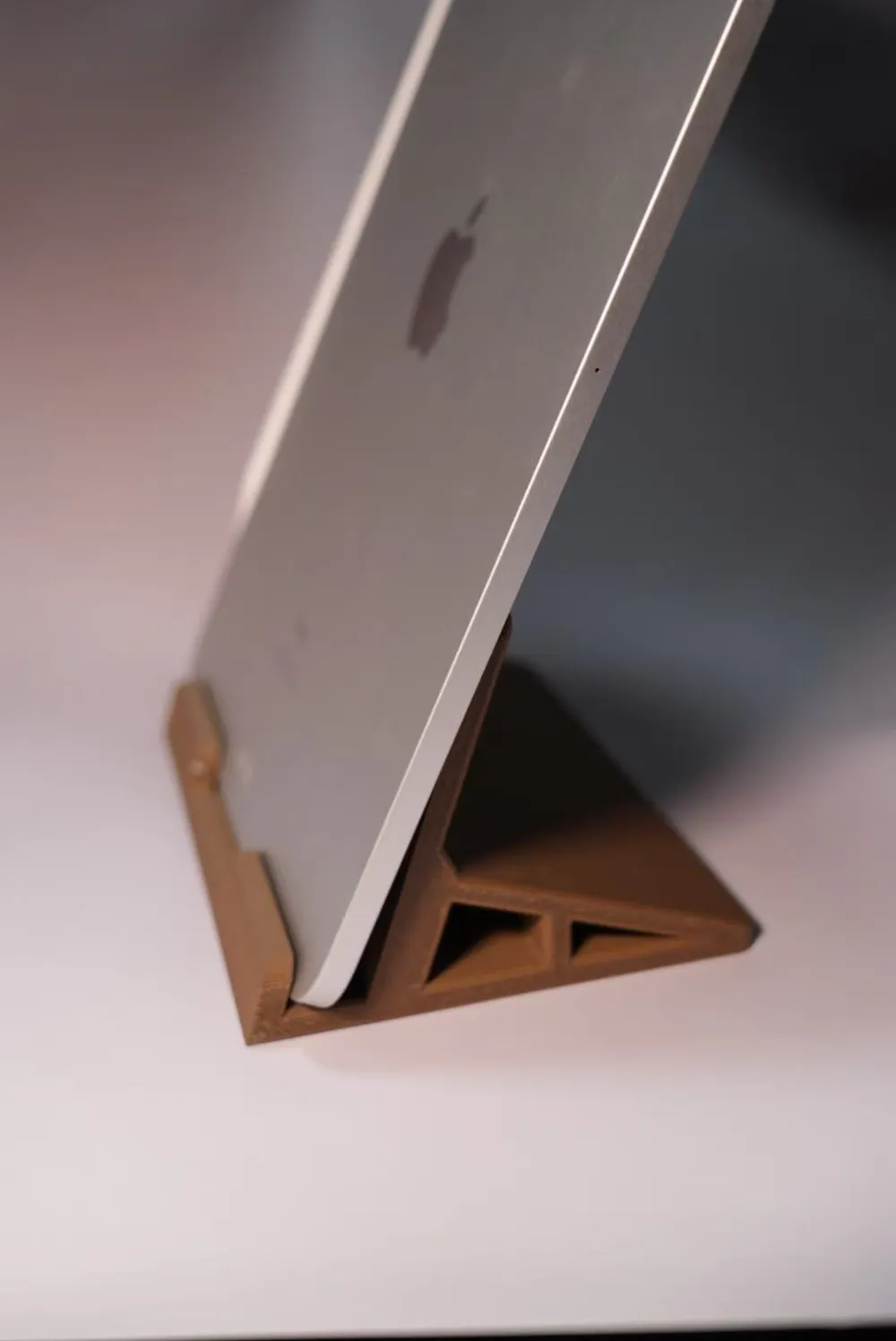 Tablet iPad Stand (Printable on A1 mini) - Free 3D Print Model - MakerWorld