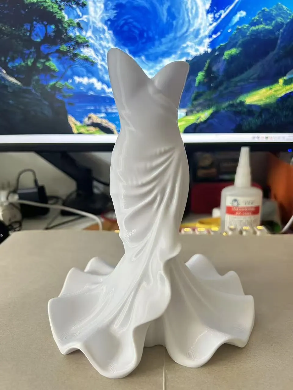 Bandeau Mermaid Wedding Dress Vase, minimal support - Free 3D Print ...