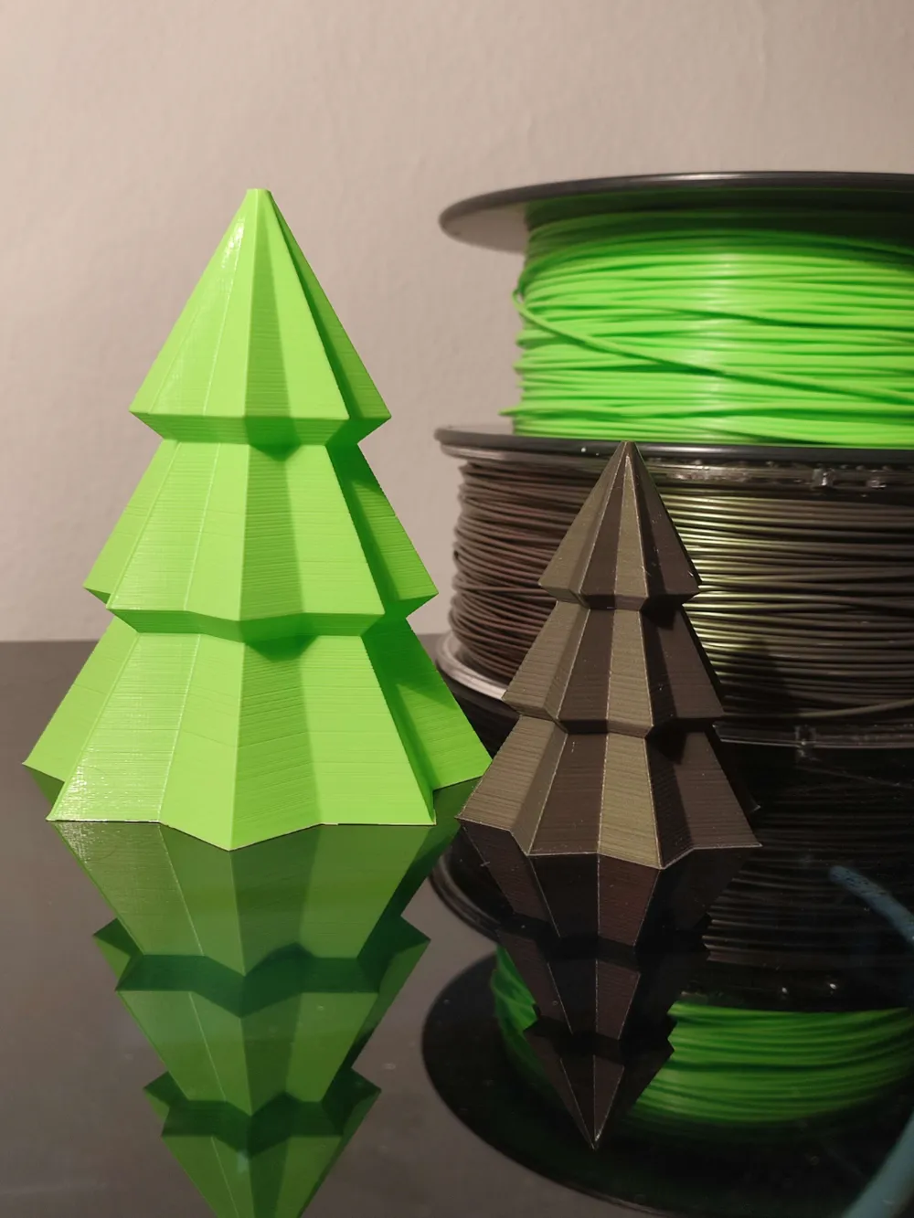 2.2m filament (7g) Christmas tree by Theodor - MakerWorld