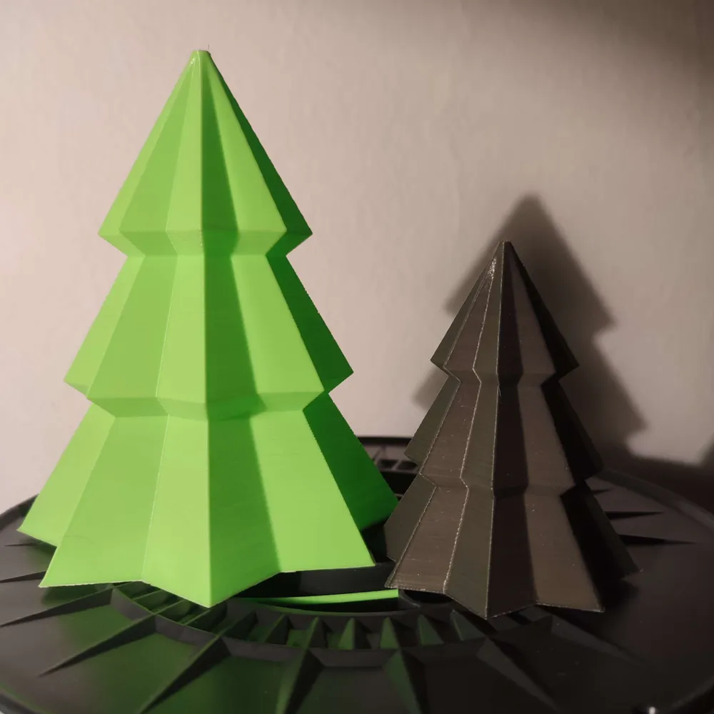 2.2m filament (7g) Christmas tree by Theodor - MakerWorld