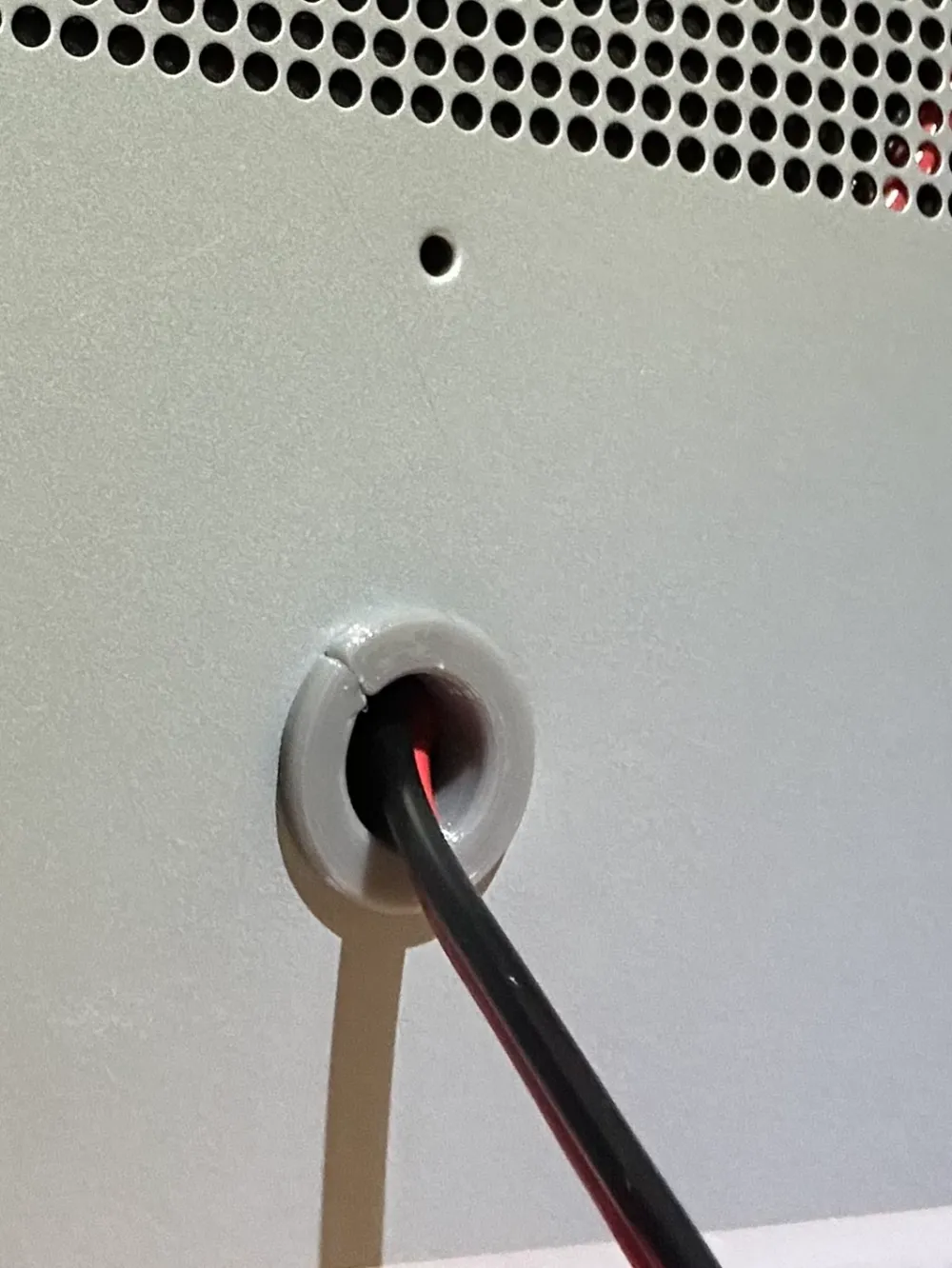 Split Cable Grommet (Parameterized) by kairosian - MakerWorld
