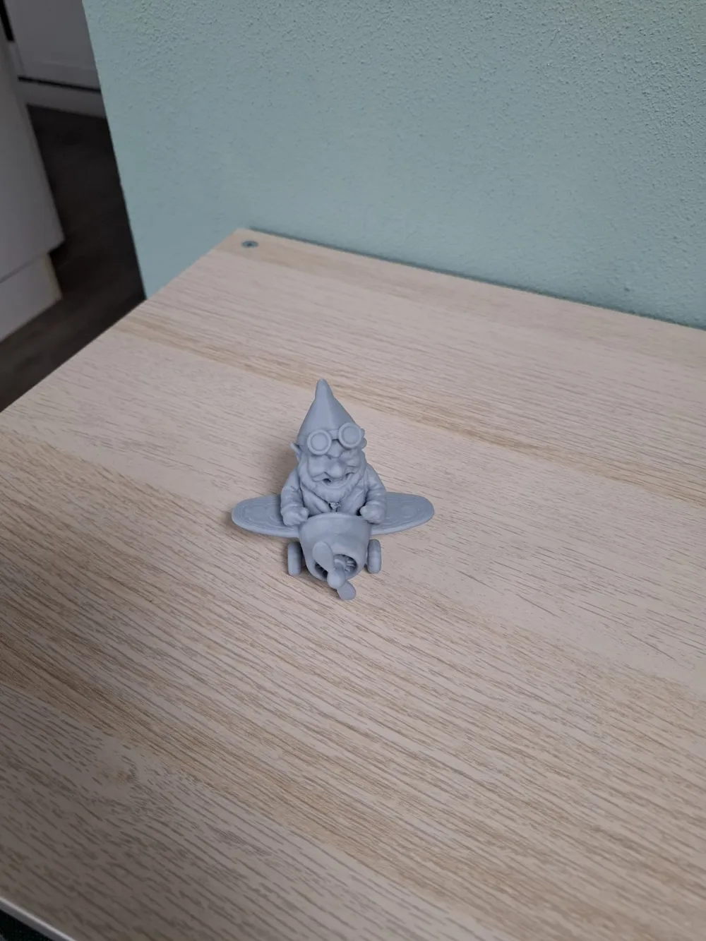 The Aviator Gnome by Koffiekoek MakerWorld: Download Free 3D Models