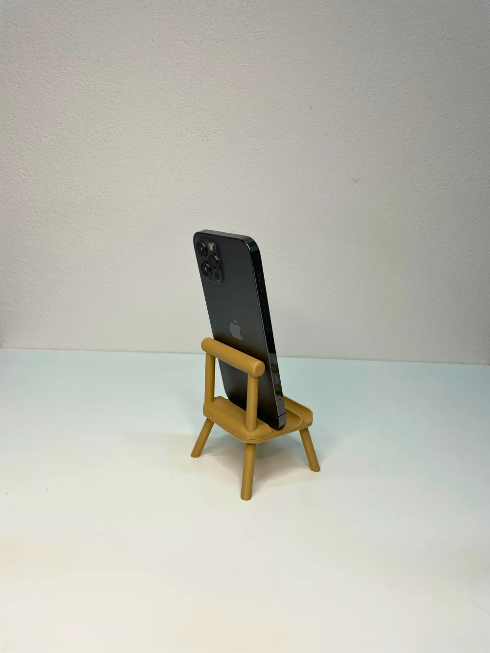Mini Chair Phone Stand by Kubino4 - MakerWorld