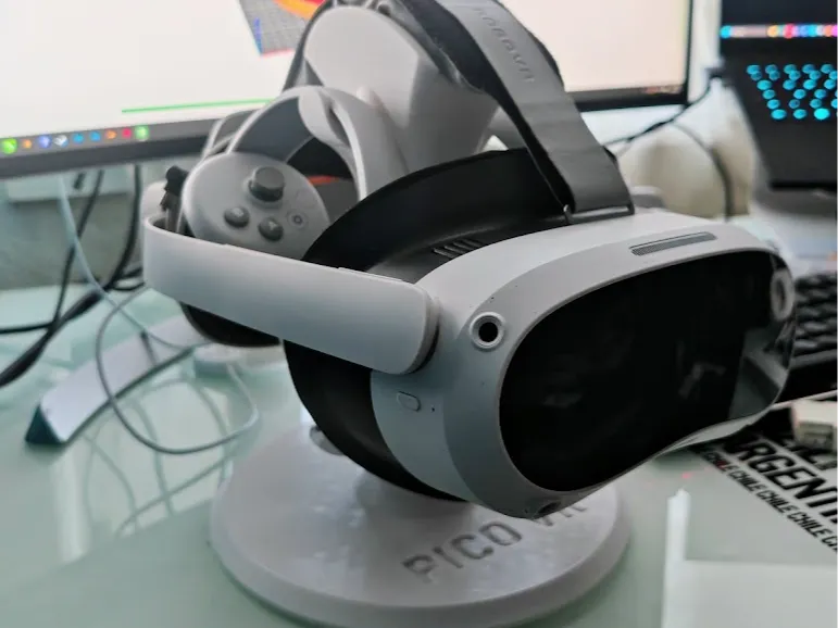 Pico 4 VR Headset Stand (with BOBOVR Kit) by Ghulaschsuppe MakerWorld: Download Free 3D Models