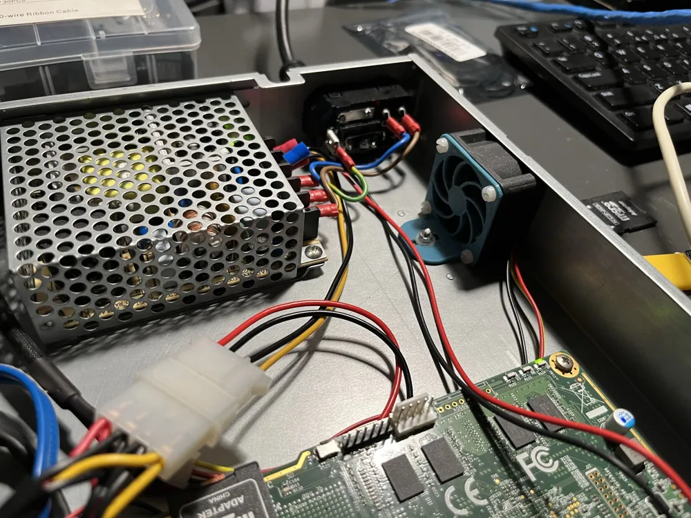 40mm Fan Mount PC Engines APU rackmount case by Piet De Vries - MakerWorld